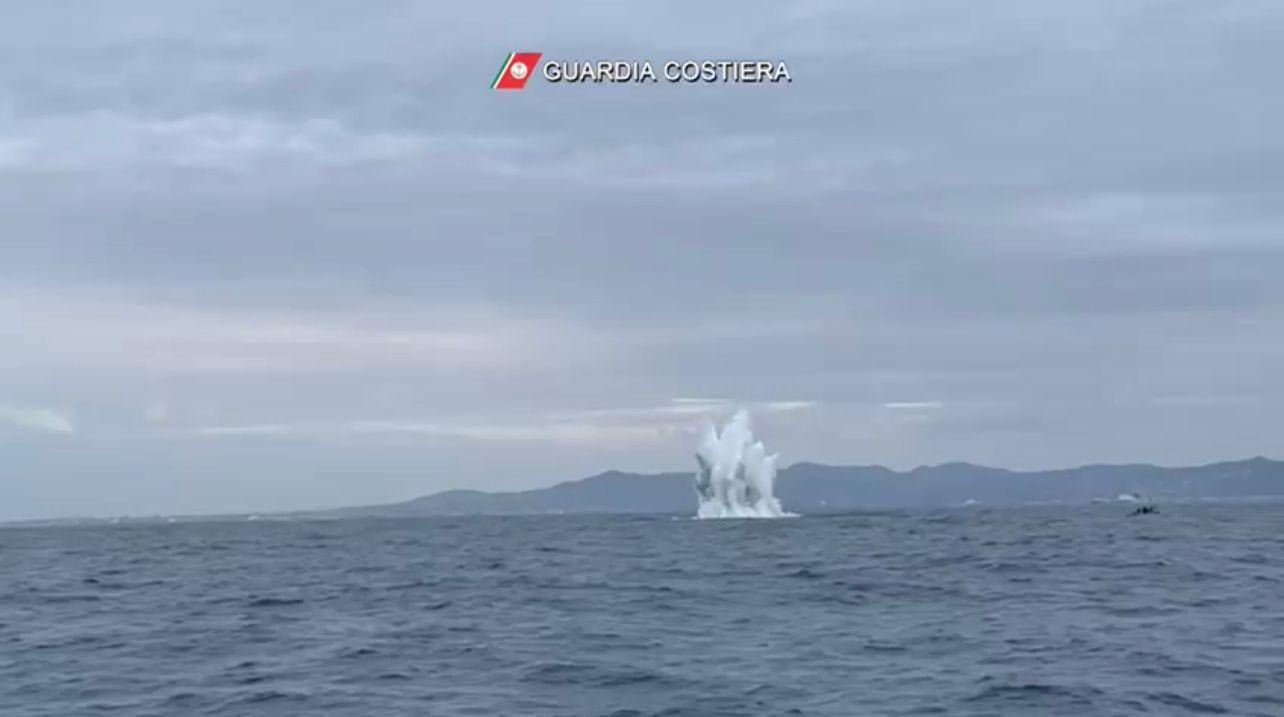 Bomba Della Seconda Guerra Mondiale Esploduta A Livorno Bomba Della Seconda Guerra Mondiale Esploduta A Livorno